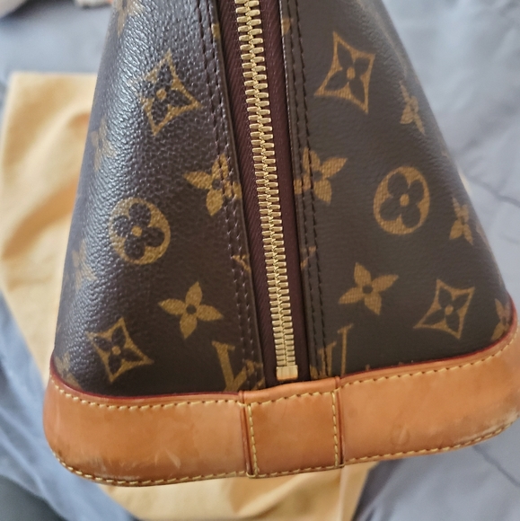 Louis Vuitton Alma Gm Dimensions Explained | semashow.com